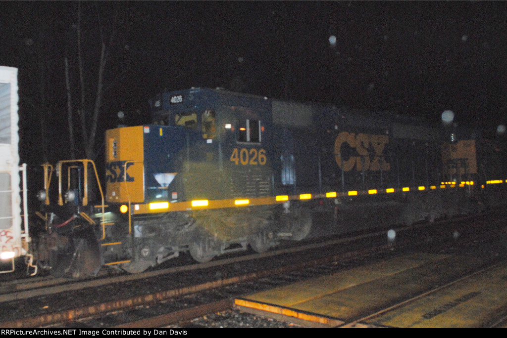 CSX SD40-3 4026 on Q417-24